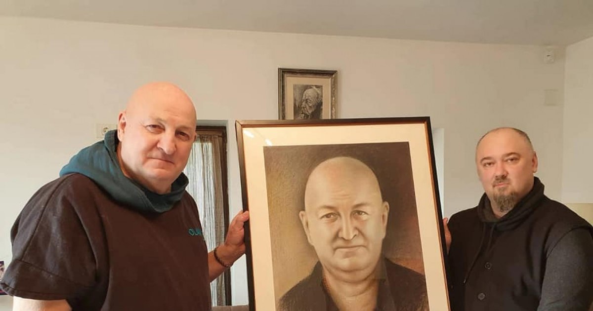 Un preot, printre cei mai buni portretişti din România. Regele Mihai ...