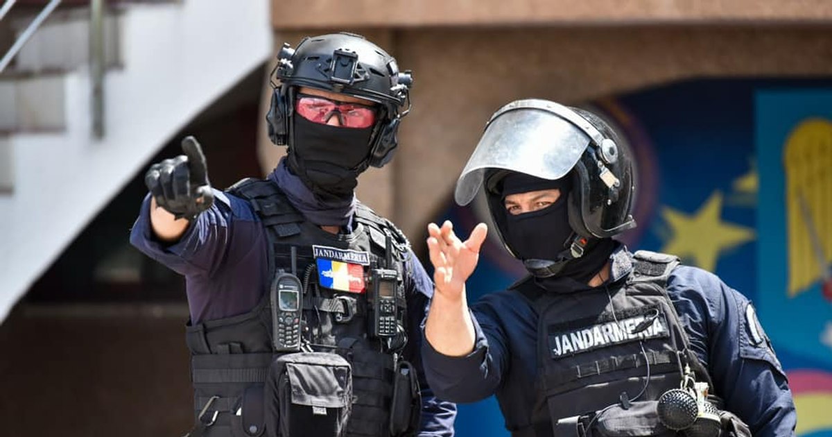 „Pentru că ești incredibilă, exact așa cum ești!”. Jandarmeria Română ...