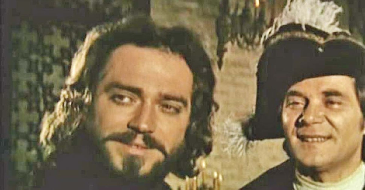 Alexandru Repan nu renunţă la scenă. La 79 de ani, joacă în baston