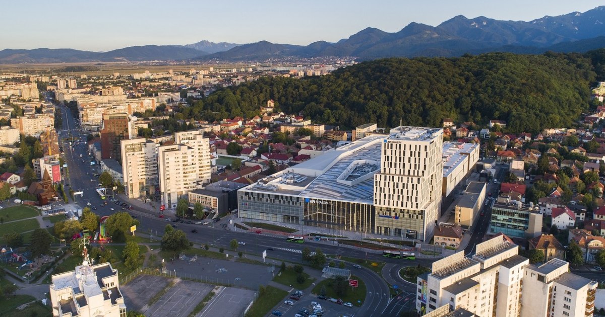 Tragedie la mall AFI din Brașov. Un bărbat a murit după ce a căzut de ...