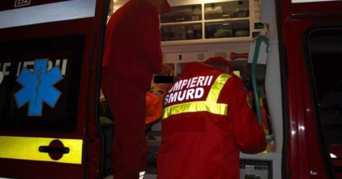 Pieton aproape de comă alcoolică, în „patru labe” pe șosea, la miezul ...