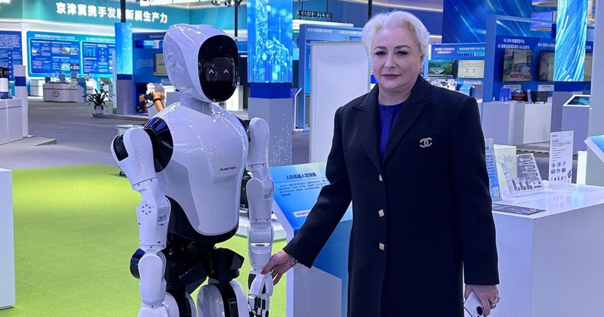 Viorica Dăncilă, a doua vizită în China: s-a fotografiat cu roboți la ...