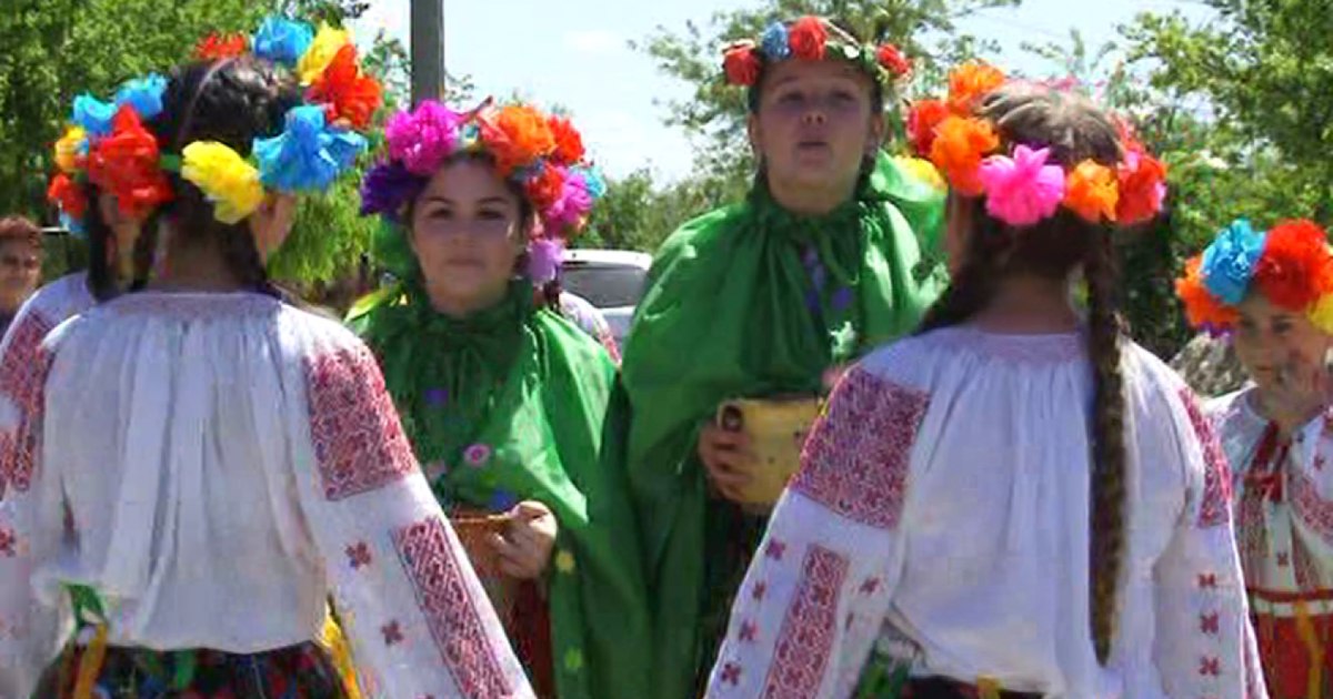 Caloianul, ritualul arhaic de invocare a ploilor păstrat în câmpia ...