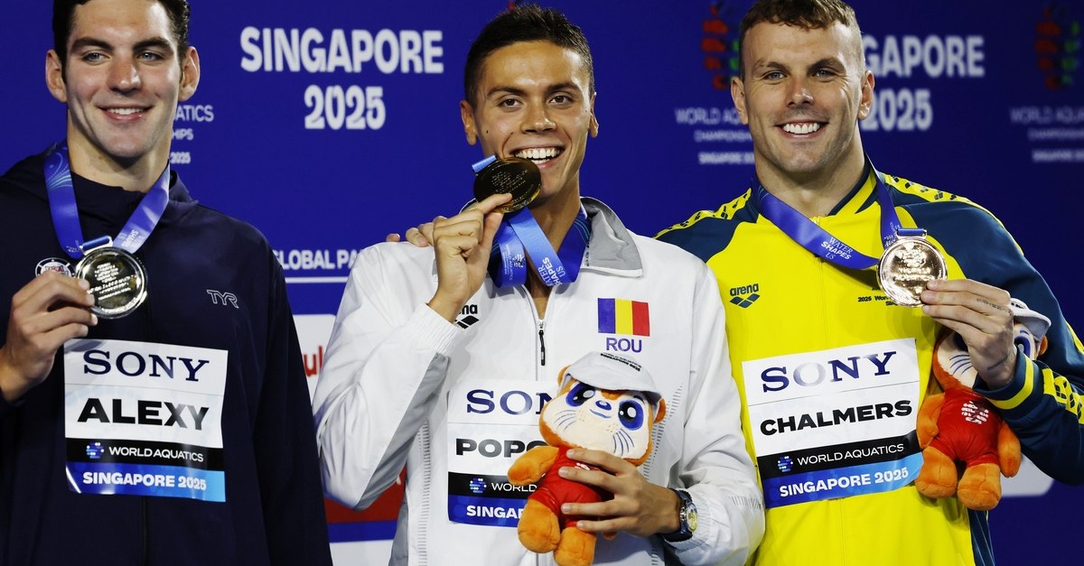 Ce a scris tatăl lui David Popovici după aurul istoric la 100 m liber ...