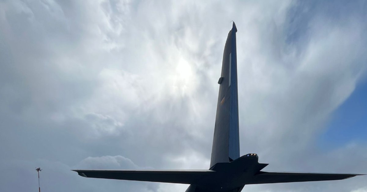 Aeroportul Braşov, cap de pod aerian pentru militarii francezi de la ...