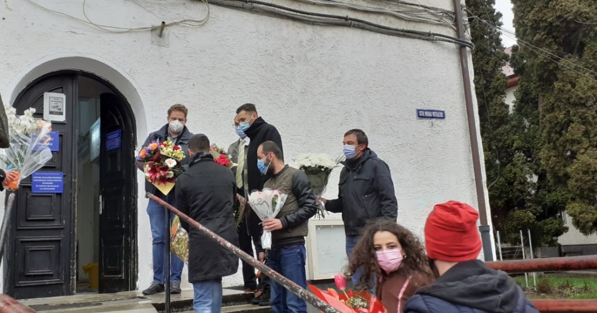 Andreea Moldovan, aşteptată cu flori la Braşov. Fostul secretar de stat ...