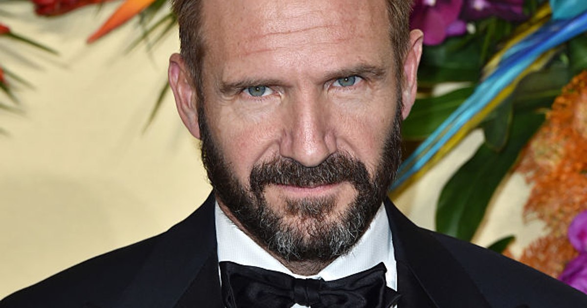 Seducătorul Ralph Fiennes, actorul cu o expresivitate năucitoare ...