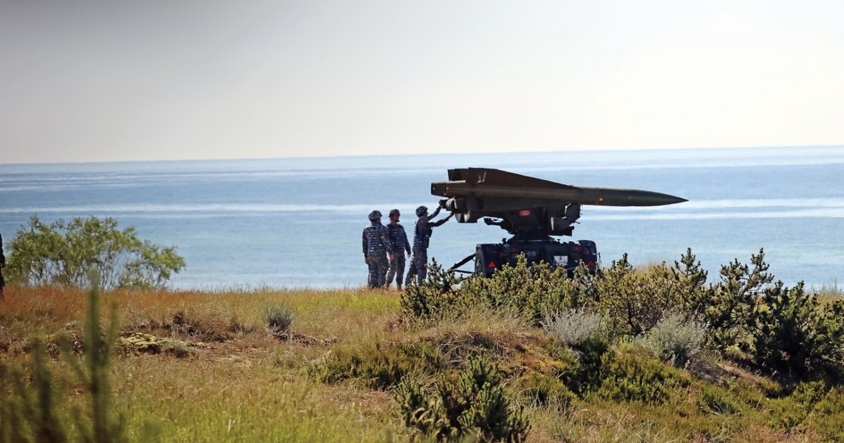 Poligonul Capu Midia, singurul din România în care se execută trageri ...