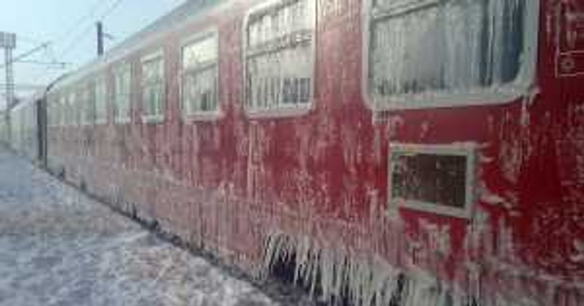 FOTO - UPDATE "Trenul groazei"s-a pus în mişcare spre Galaţi. Oamenii ...