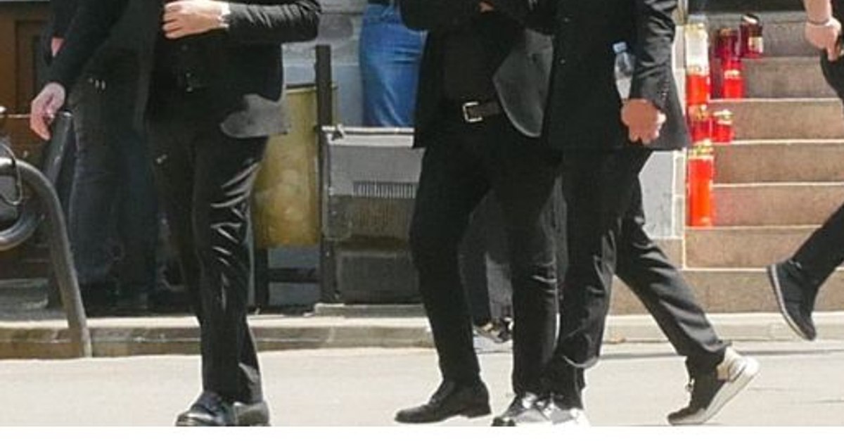 Alex Faur a fost înmormântat. Designerul Elie Saab și fiii lui au ...