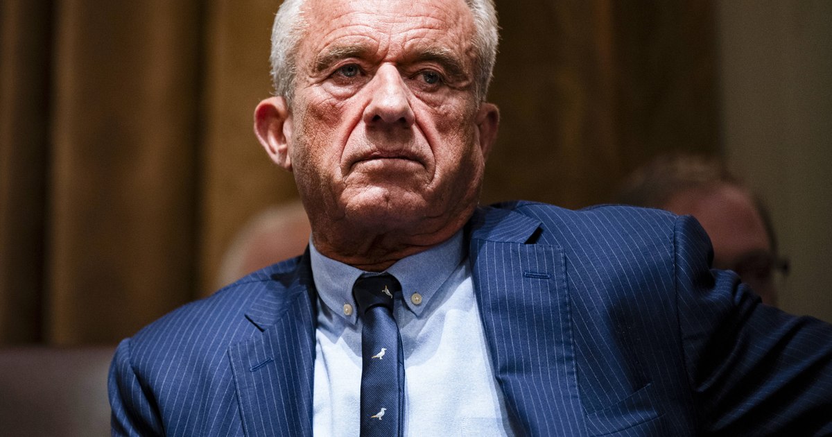 Mii de experți în sănătate cer demiterea lui Robert F. Kennedy Jr ...