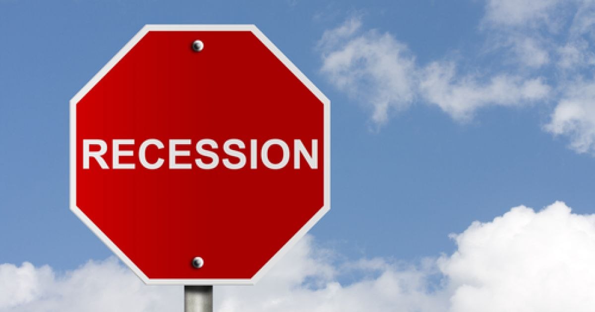 Recesiunea e iminentă. Bancherii au estimat când îşi va reveni economia ...