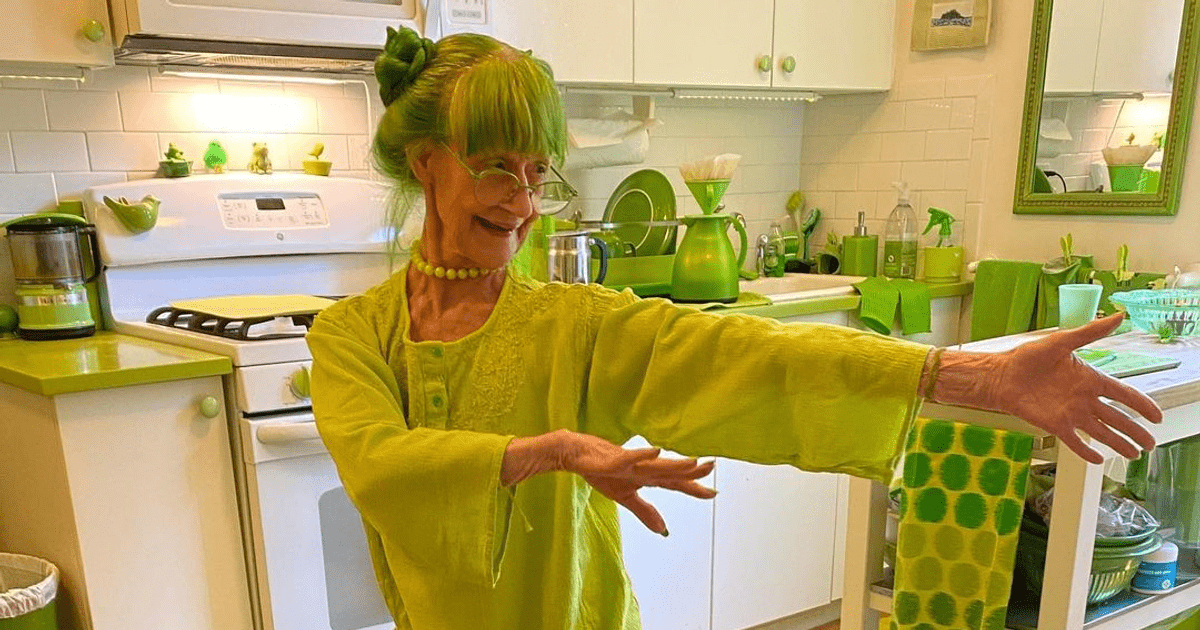 VIDEO Cine este Elizabeth Eaton? Doamna în verde este cea mai iubită ...