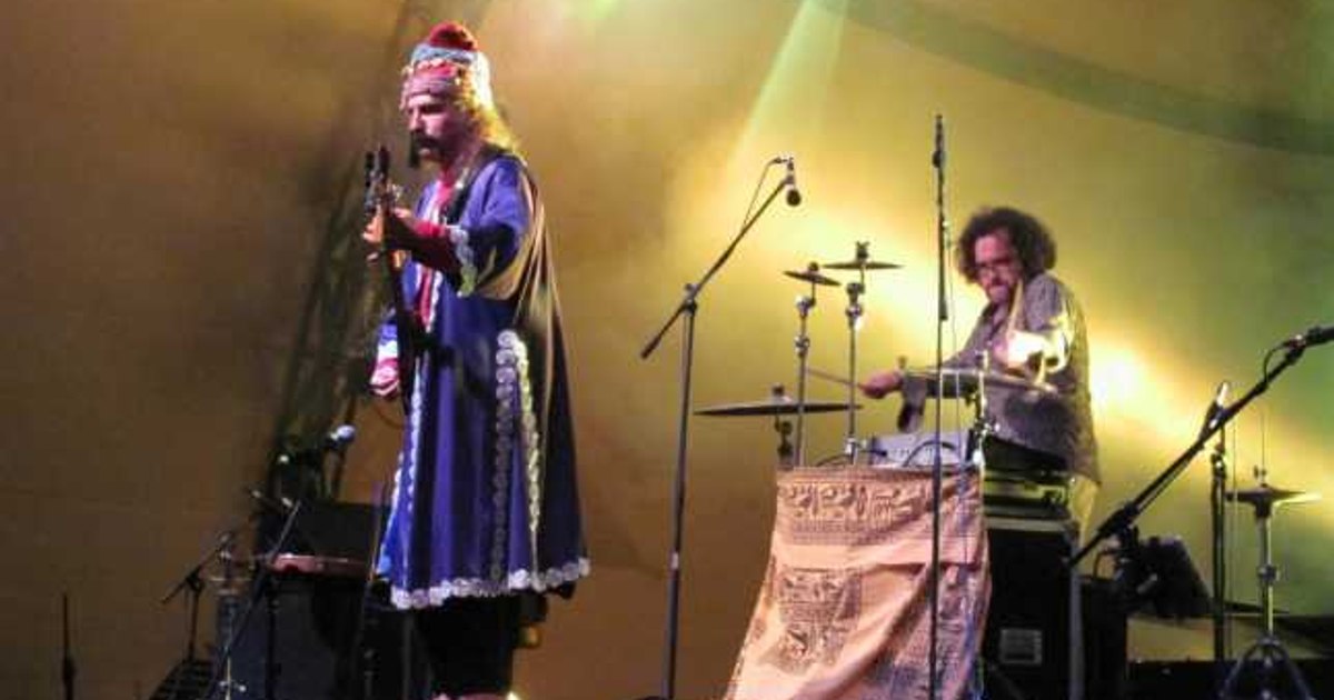 FOTO Turcii de la Baba Zula au sărit în ajutorul câinilor comunitari şi ...