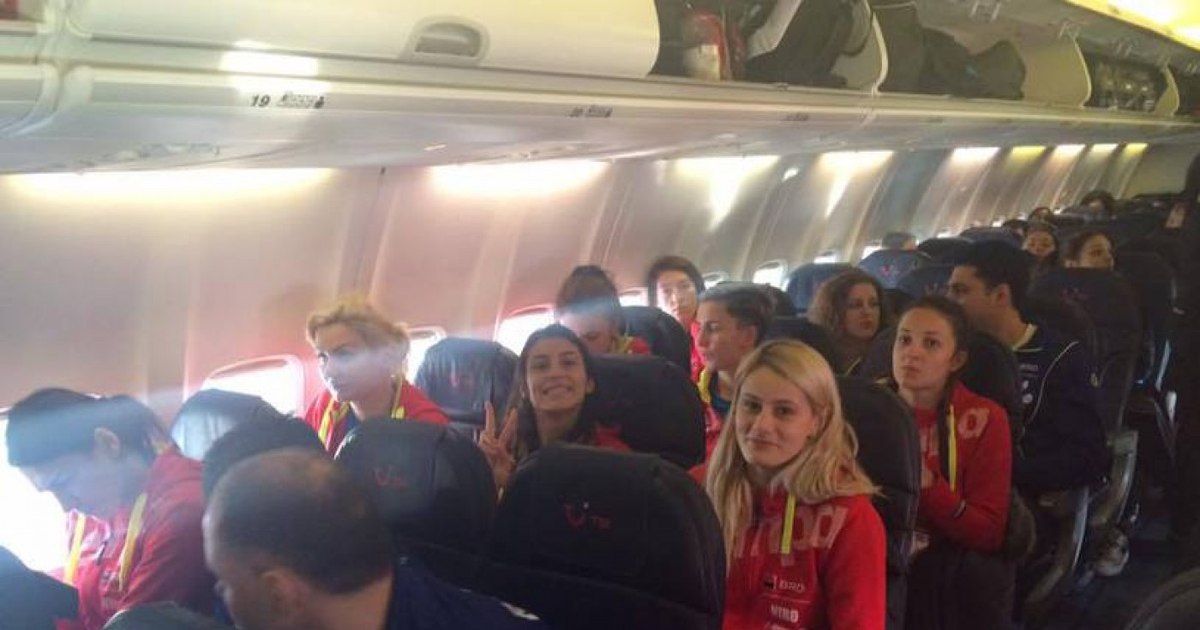 FOTO Au zburat spre sferturi: handbalistele de la echipa naţională au ...