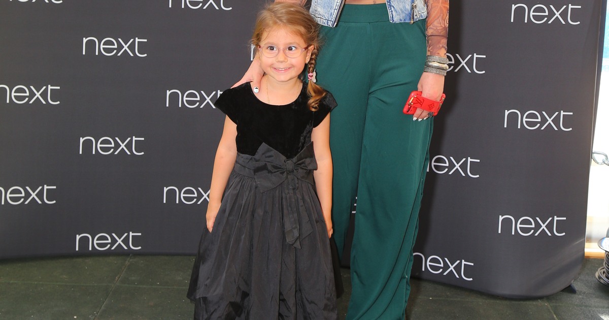 Maya, fiica lui Connect-R şi a Mishei, simpatică foc! S-a distrat la OK ...