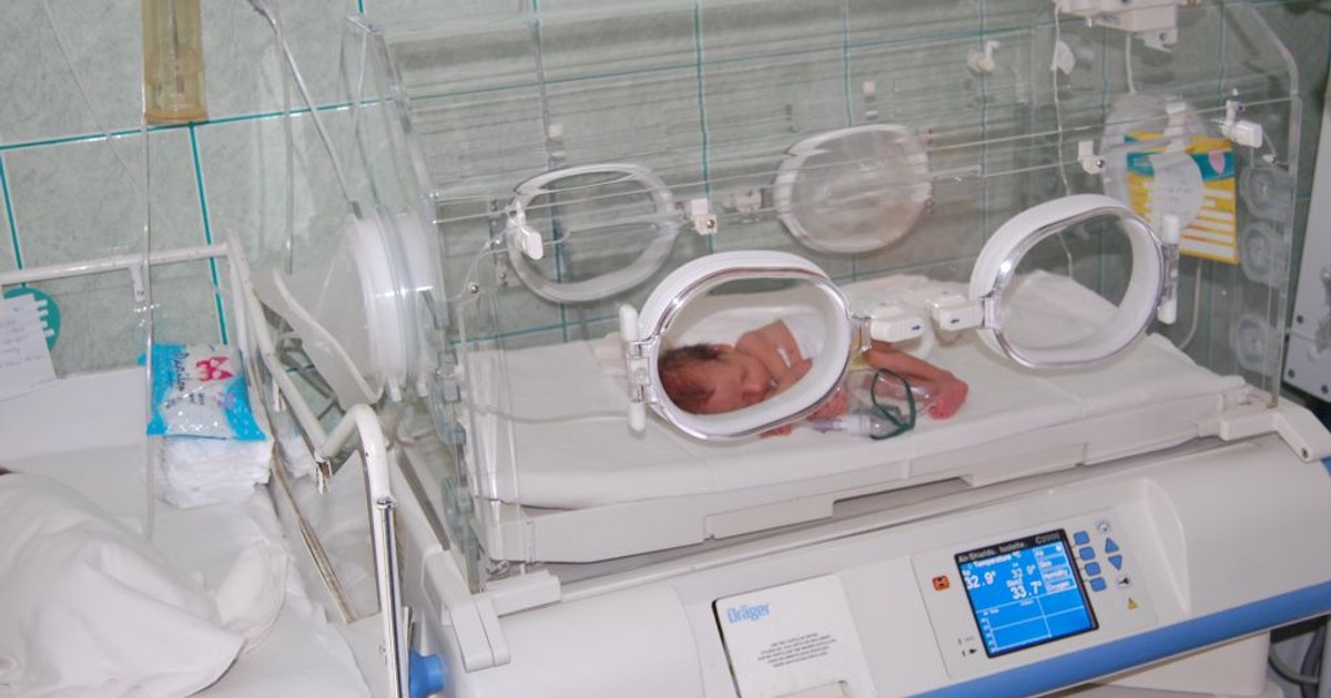 Colcăială de microbi pe pereţii şi mobilierul maternităţii Spitalului ...