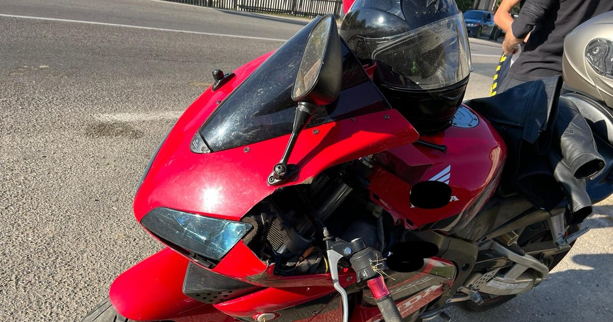 Excursia unui motociclist în Munții Buzăului, întreruptă din cauza unui accident. Traficul pe DN ...