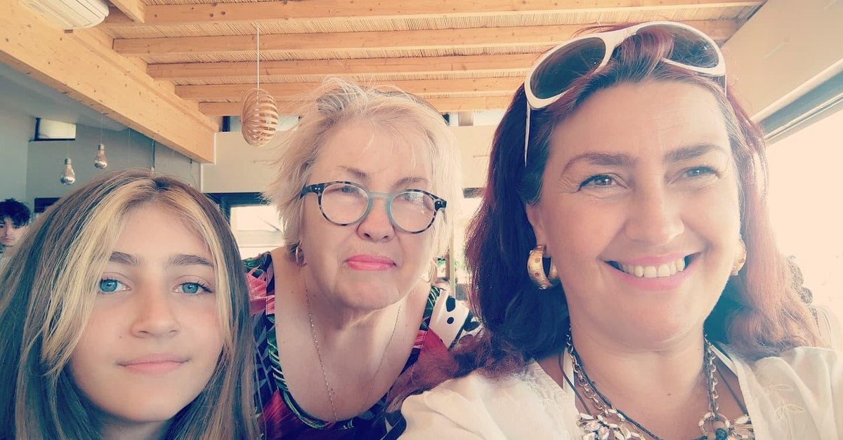 Rinda Hartner și-a comemorat sora la Paris! Fiica Ronei nu poate să ...