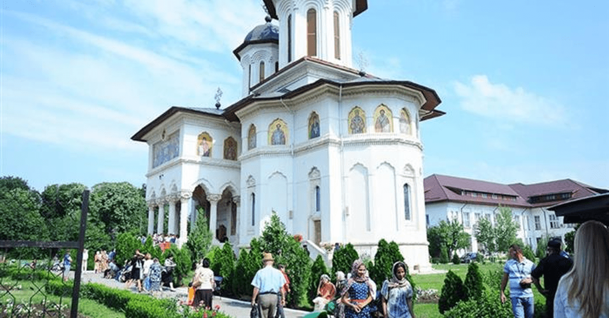 Povestea Sfântului Mir. Cum și unde se face uleiul sfânt al Patriarhiei