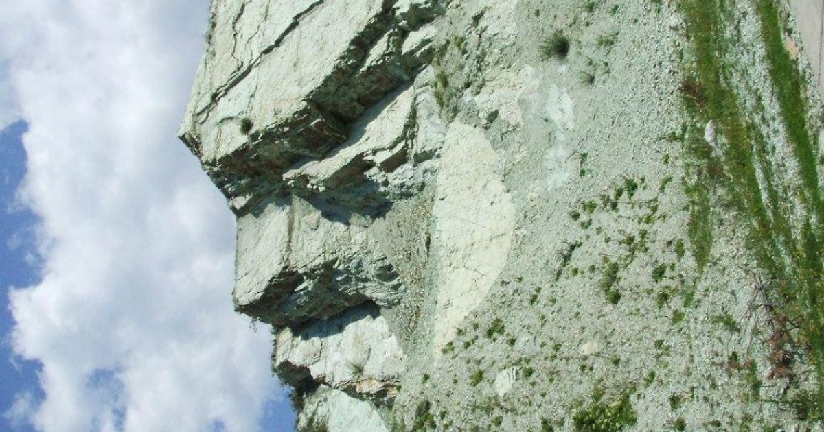 Dacul adormit de la Muntele Verde, Grota miresei, Baia porcilor şi Mina ...