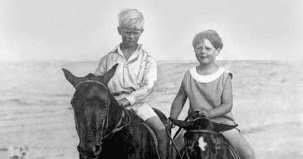 Regele Mihai şi Prinţul Filip: fotografie-document, colorizată manual