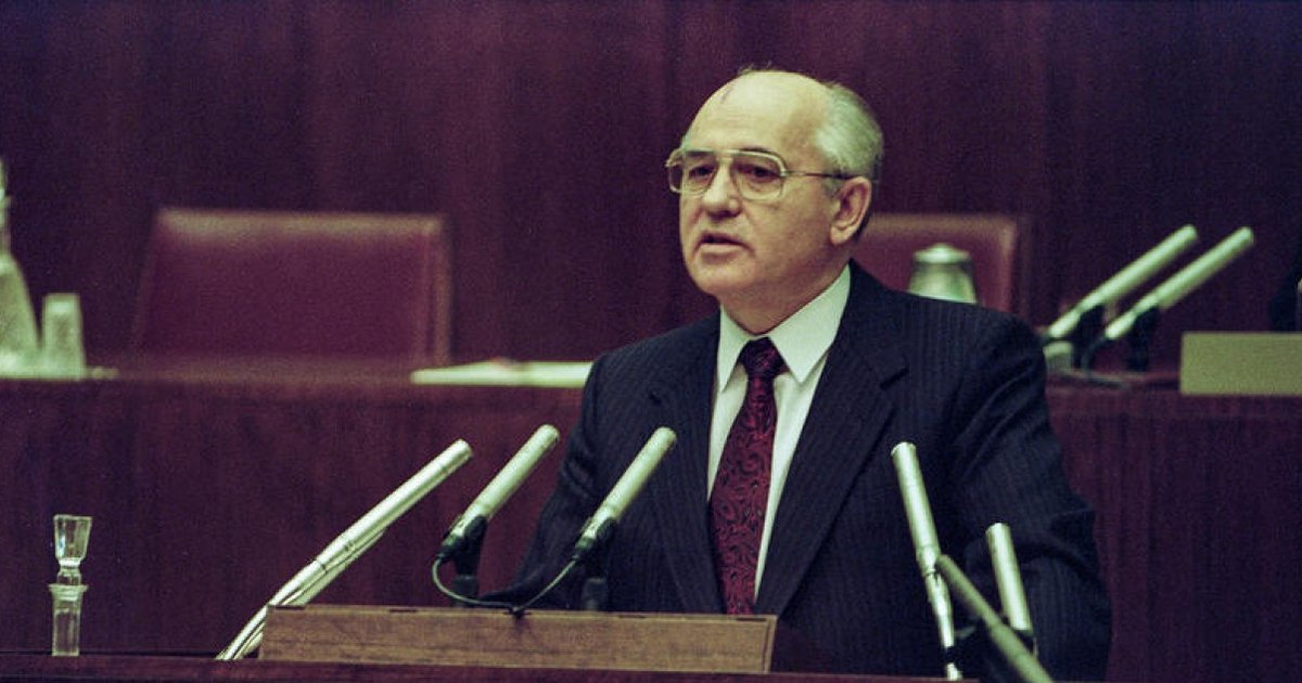 Mihail Gorbaciov - Cum a ajuns fiul unui ţăran să îngroape întregul ...