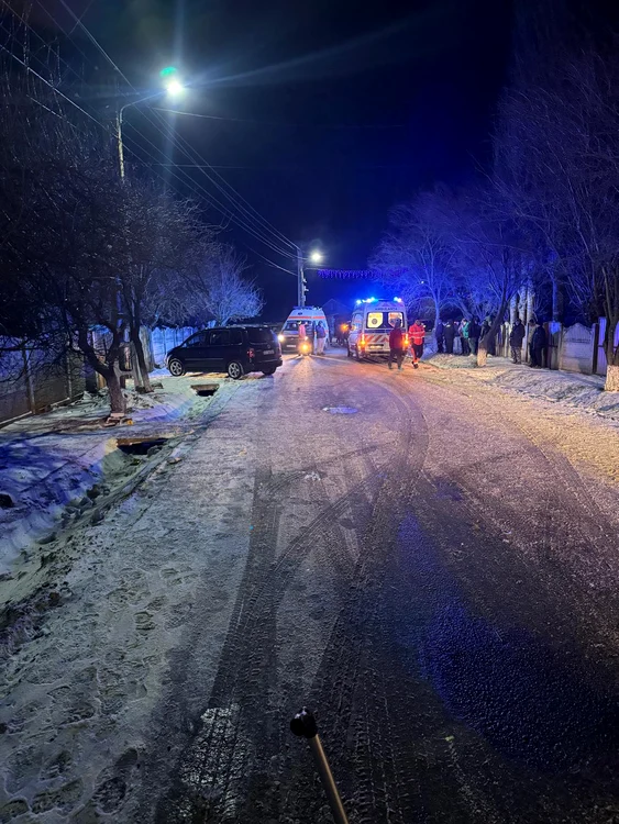 Accident cumplit în Olt. Un băiat de 17 ani, aflat pe o sanie tractată ...