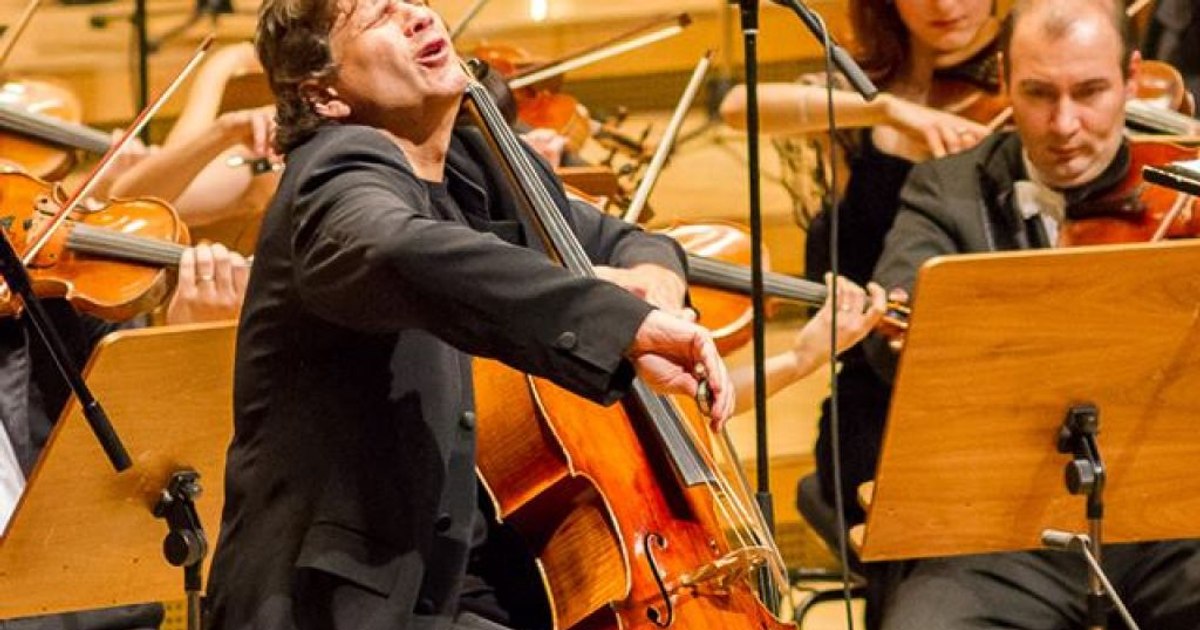 VIDEO Un violoncelist de excepţie, Rodin Moldovan, a interpretat Dvorak ...