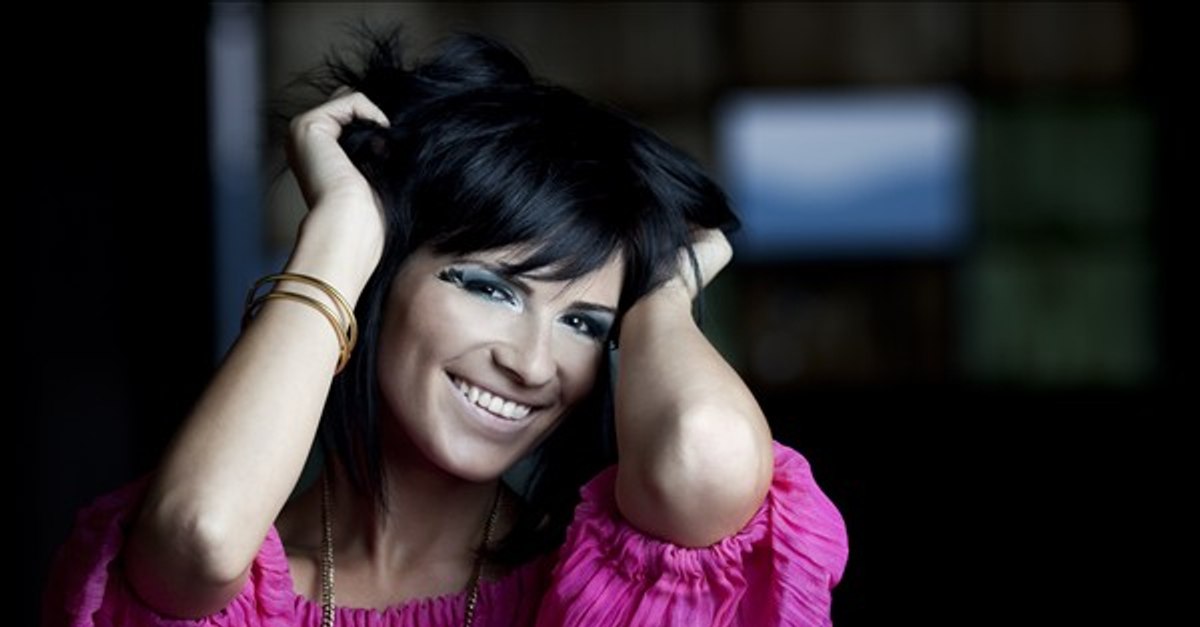 Elena, ex-DJ Project: "Fostul manager mă sabotează"