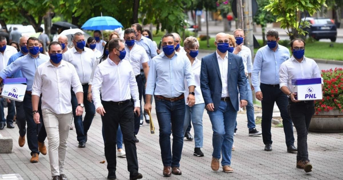 PNL şi PSD au lansat oficial candidaţii la Primăria Slatina. Listele de ...