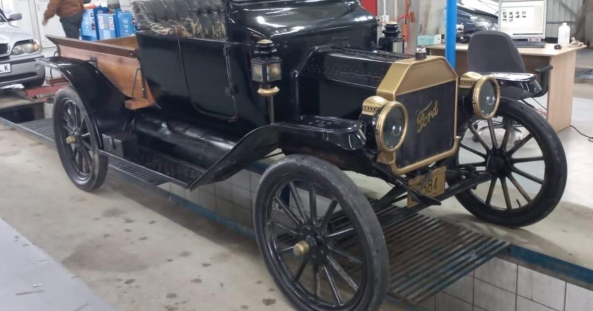 Românul care a venit la RAR cu un autoturism Ford fabricat în 1914. Ce ...