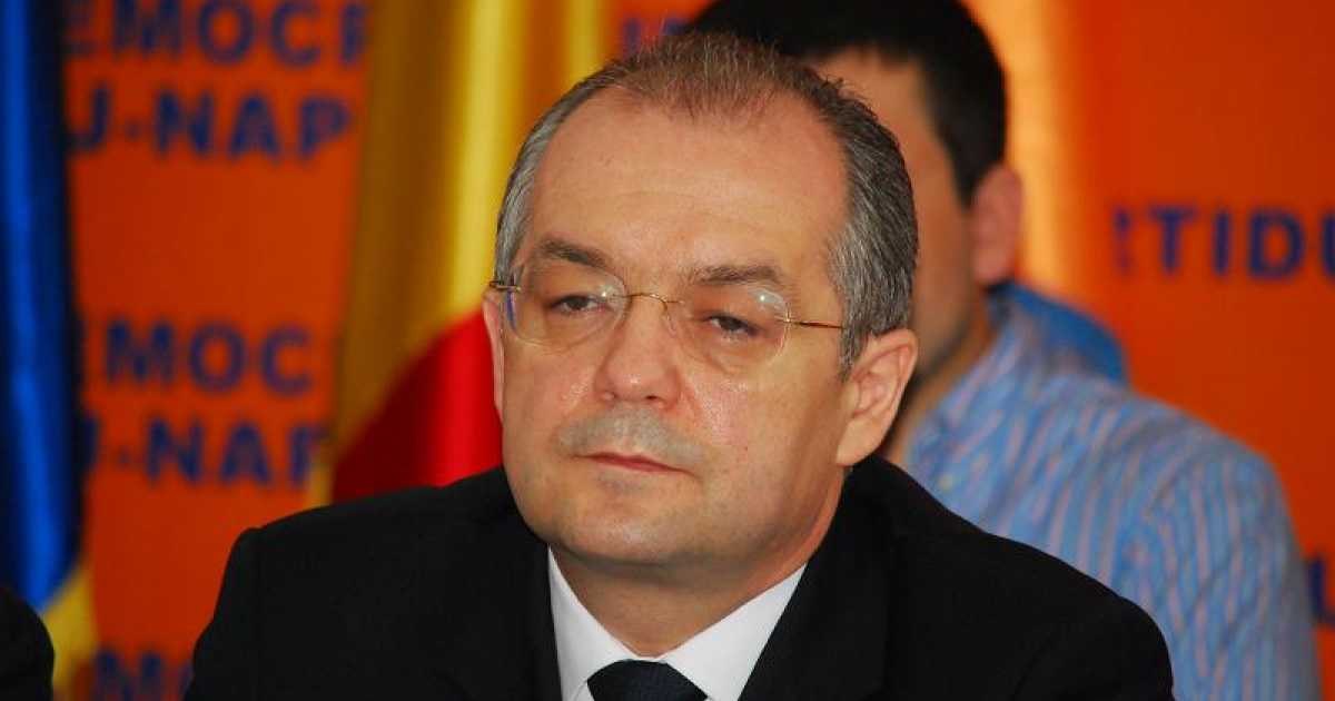 Emil Boc: Ordonanța pe care am dat-o se referă la premiile acordate ...