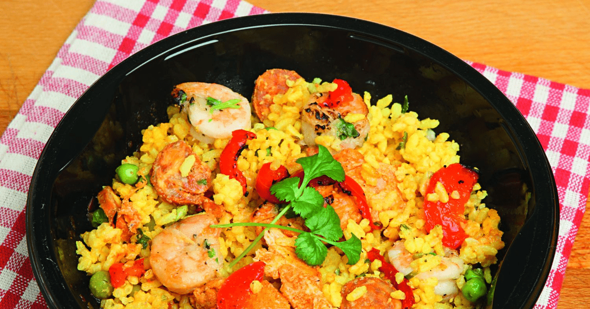 Paella cu pui şi chorizo