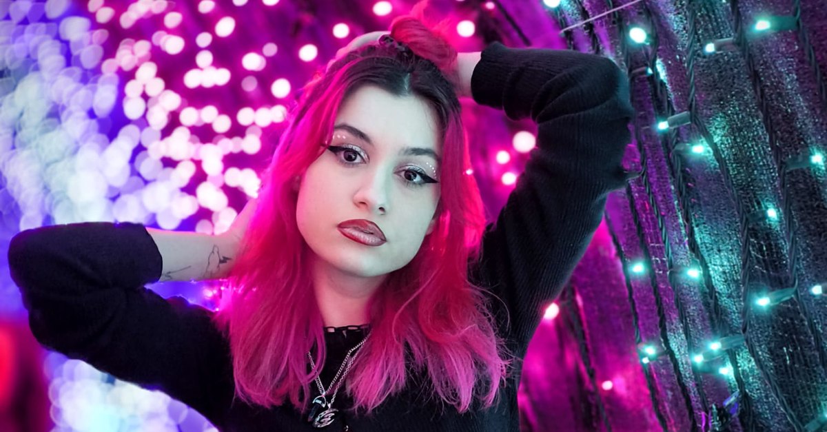 O mai știți pe Naomi Prie de la SuperStar România? Concurenta care l-a ...