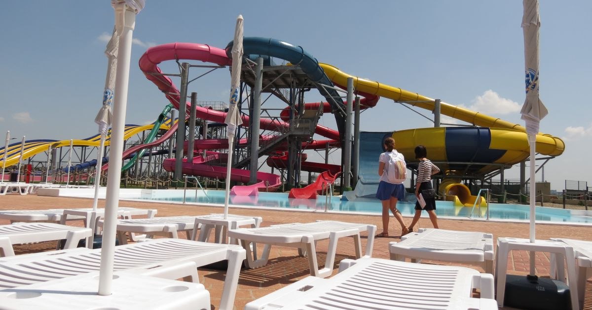 FOTOGALERIE Partea nevăzută a celui mai mare parc de distracţie din ...