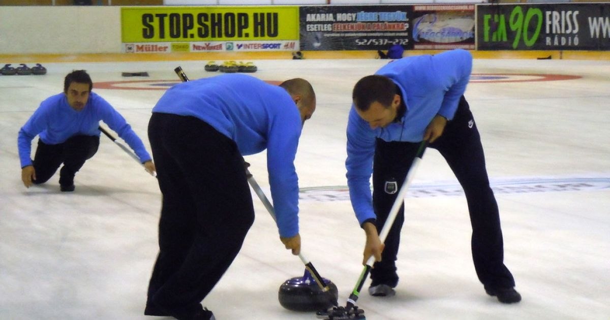 Echipa de curling a României, lansată la Braşov, a câştigat Stone Cup ...