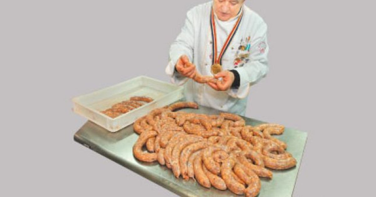 Reţete de cârnaţi din România. Cum se fac cârnaţii de casă în Ardeal ...