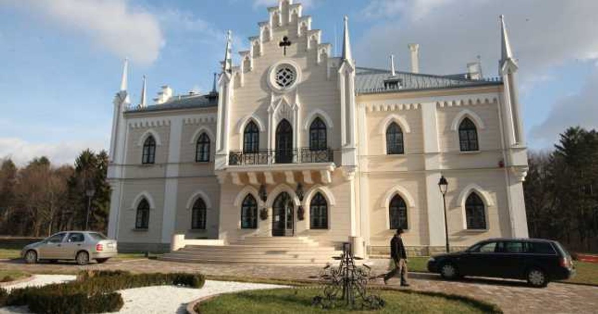 Comoara arhitectonică de la Ruginoasa. Palatul domnitorului Alexandru ...