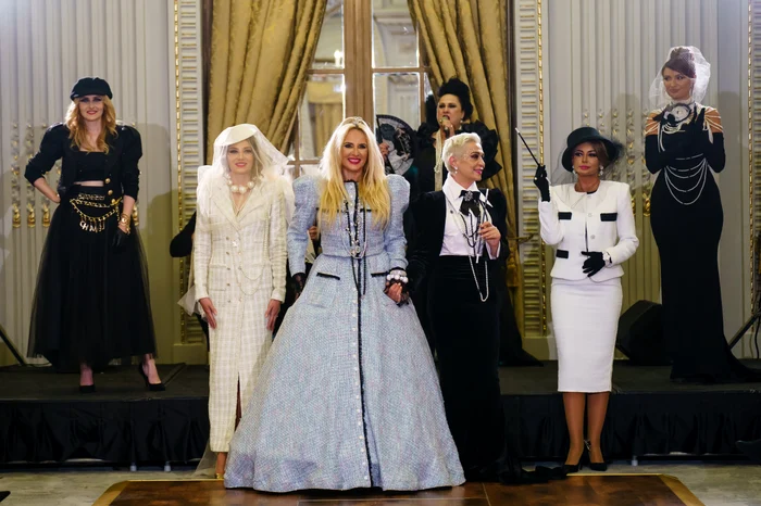 Vedeta Antena 1 Olivia Păunescu, apariție impecabilă inspirată de Coco ... Vedeta Antena 1 Olivia Păunescu, apariție impecabilă inspirată de Coco ...