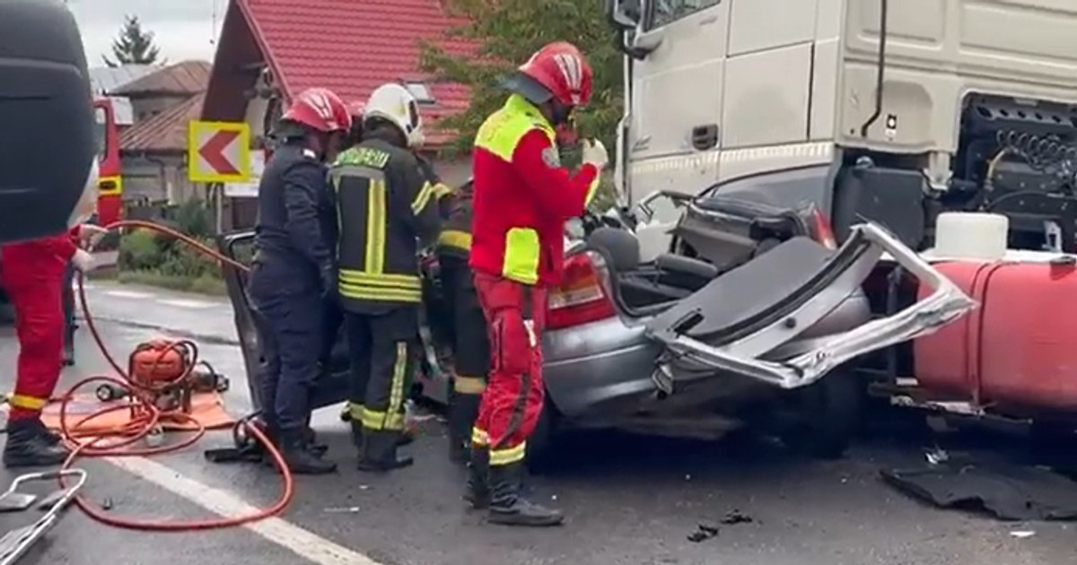 Tragedie în Argeș. Trei oameni au murit într-un accident pe DN 7, în care au fost implicate un ...
