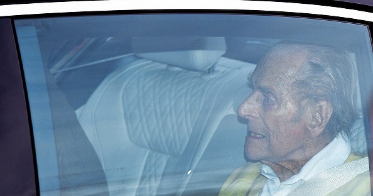Prinţul Philip, în vârstă de 99 de ani, a fost externat după o lună. A ...