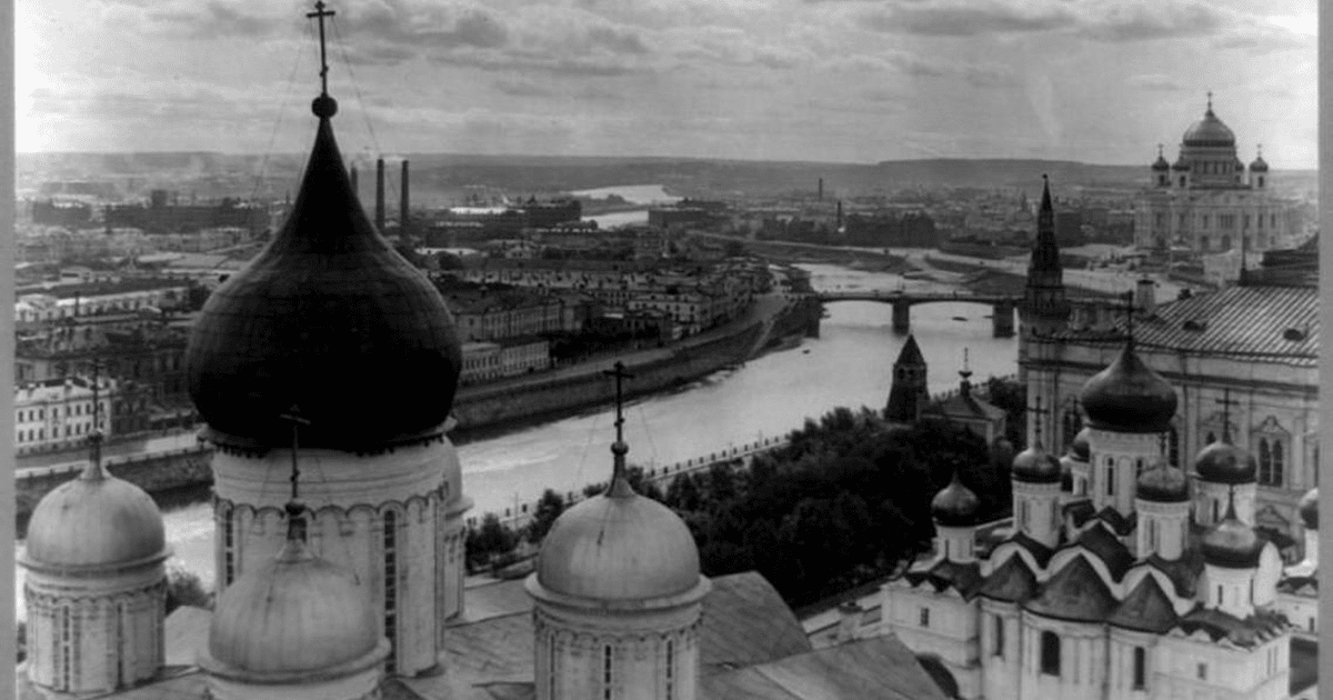 Moscova devine capitala Rusiei Sovietice