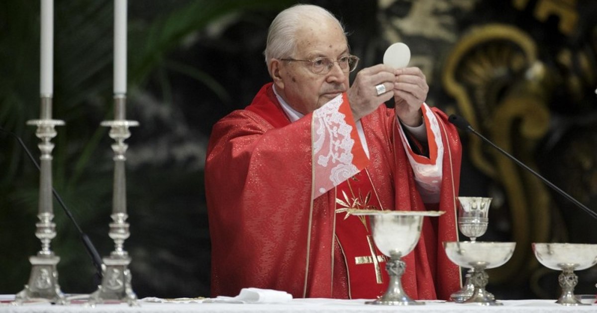 Cardinalul Angelo Sodano, fosta mână dreaptă a lui Ioan Paul al II-lea ...