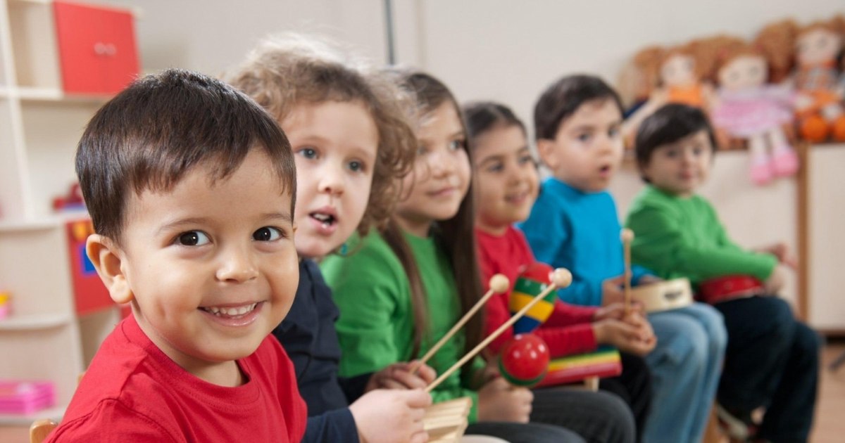 Mai puţin de 1 din 6 părinţi îşi doresc copii creativi, majoritatea vor ...