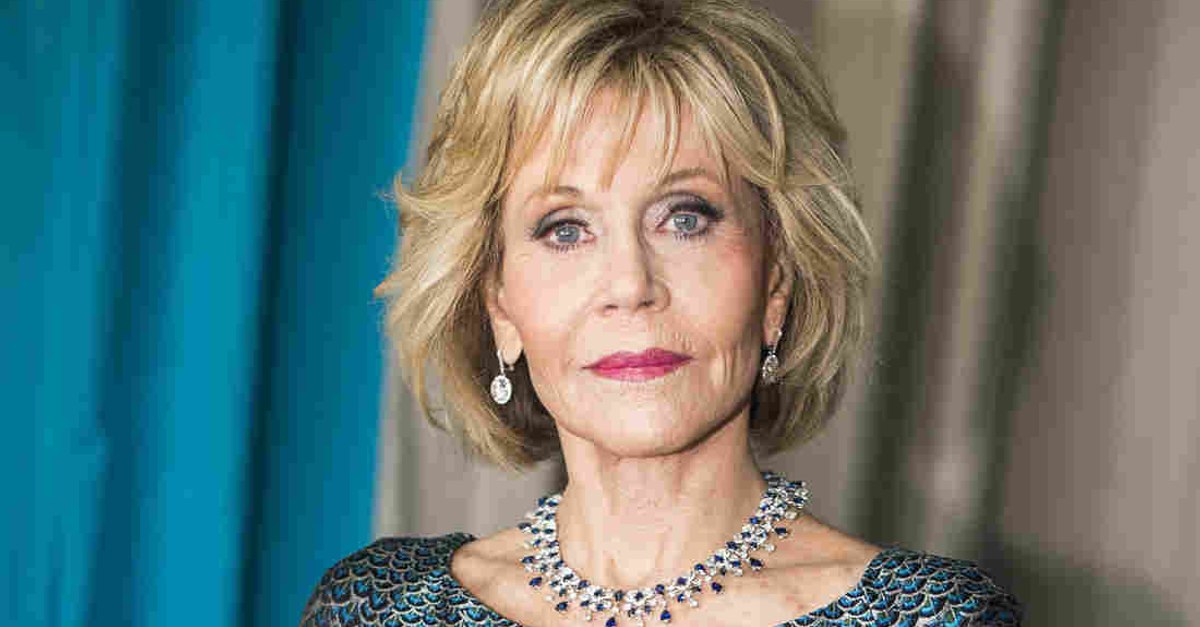 Jane Fonda, de nerecunoscut la 80 de ani! Actriţa are nevoie de baston ...