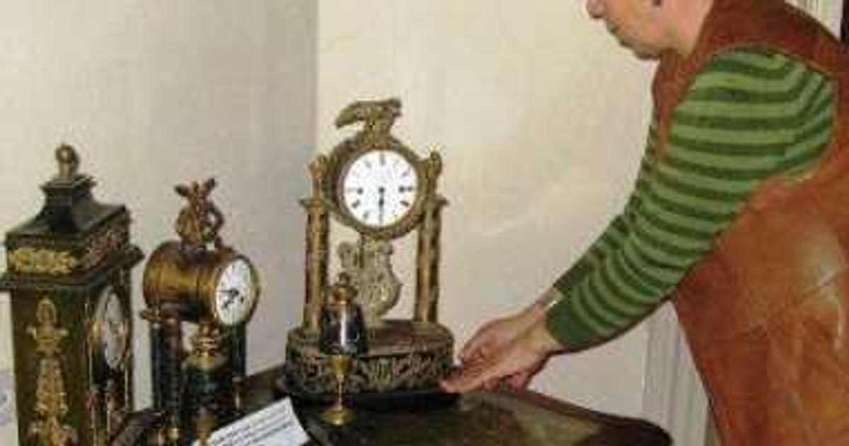 Expoziţie de ceasuri vechi la Curtea Domnească din Târgovişte | adevarul.ro