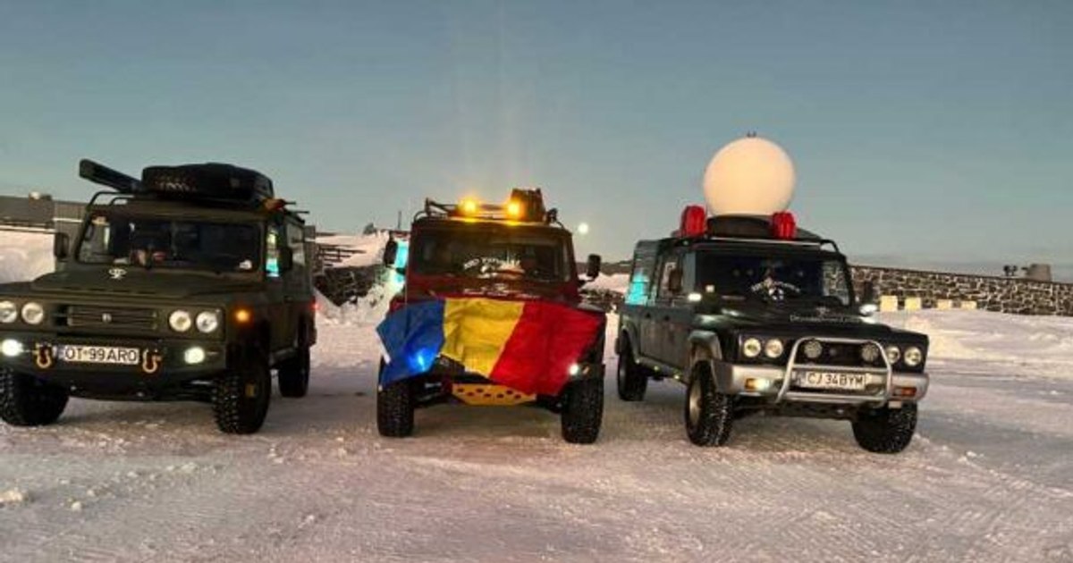 Aventura unor clujeni care au ajuns cu 3 maşini Aro, vechi de peste 20 ...