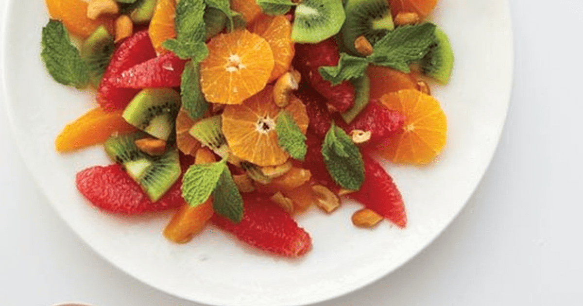 Salată de fructe citrice cu migdale (vitamina C)