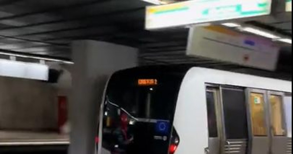 Un nou trend printre adolescenții rebeli sau o nouă provocare nebunească pe Tik Tok? Imaginea ...